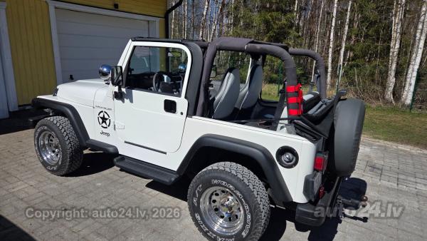White Jeep Wrangler 2000 in Tallinn, with an engine capacity of 2.50 L and mileage of 124 thousand km for 16600 €, photo 8 on AUTOMOTO.COM.LV
