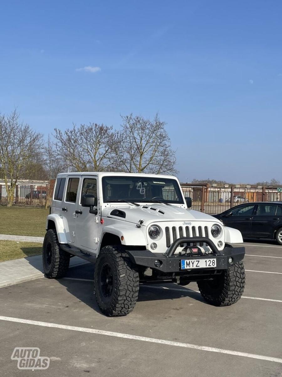 Balts Jeep Wrangler 2014 Panevēža, ar dzinēja tilpumu 3.60 L un nobraukumu 106 tūkst. km par 25999 €, foto 1 vietnē AUTOMOTO.COM.LV