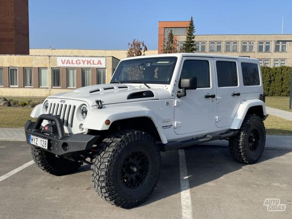 Balts Jeep Wrangler 2014 Panevēža, ar dzinēja tilpumu 3.60 L un nobraukumu 106 tūkst. km par 25999 €, foto 2 vietnē AUTOMOTO.COM.LV