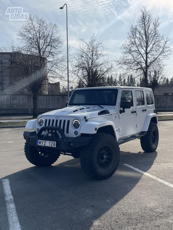 Balts Jeep Wrangler 2014 Panevēža, ar dzinēja tilpumu 3.60 L un nobraukumu 106 tūkst. km par 25999 €, foto 4 vietnē AUTOMOTO.COM.LV