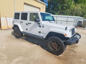 White Jeep Wrangler 2014 in Klaipeda, with an engine capacity of 3.60 L and mileage of 194 thousand km for 14500 €, photo 3 on AUTOMOTO.COM.LV