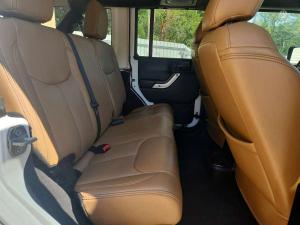 White Jeep Wrangler 2014 in Klaipeda, with an engine capacity of 3.60 L and mileage of 194 thousand km for 14500 €, photo 12 on AUTOMOTO.COM.LV