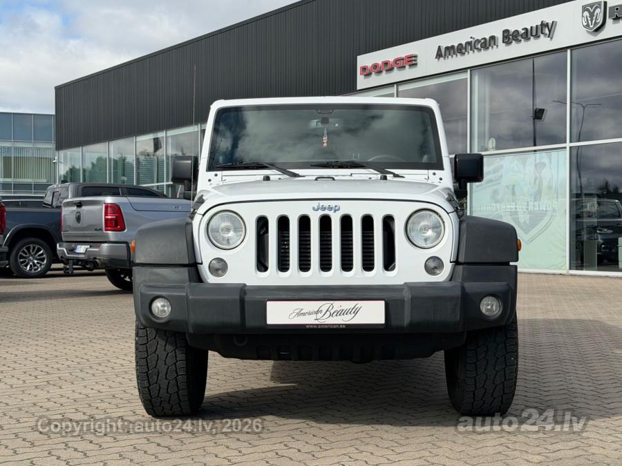 Balts Jeep Wrangler 2014 Tallina, ar dzinēja tilpumu 2.80 L un nobraukumu 116 tūkst. km par 23900 €, foto 4 vietnē AUTOMOTO.COM.LV
