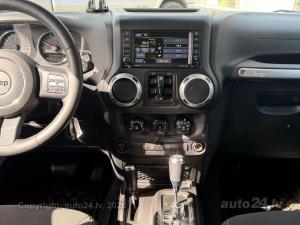Balts Jeep Wrangler 2014 Tallina, ar dzinēja tilpumu 2.80 L un nobraukumu 116 tūkst. km par 23900 €, foto 18 vietnē AUTOMOTO.COM.LV