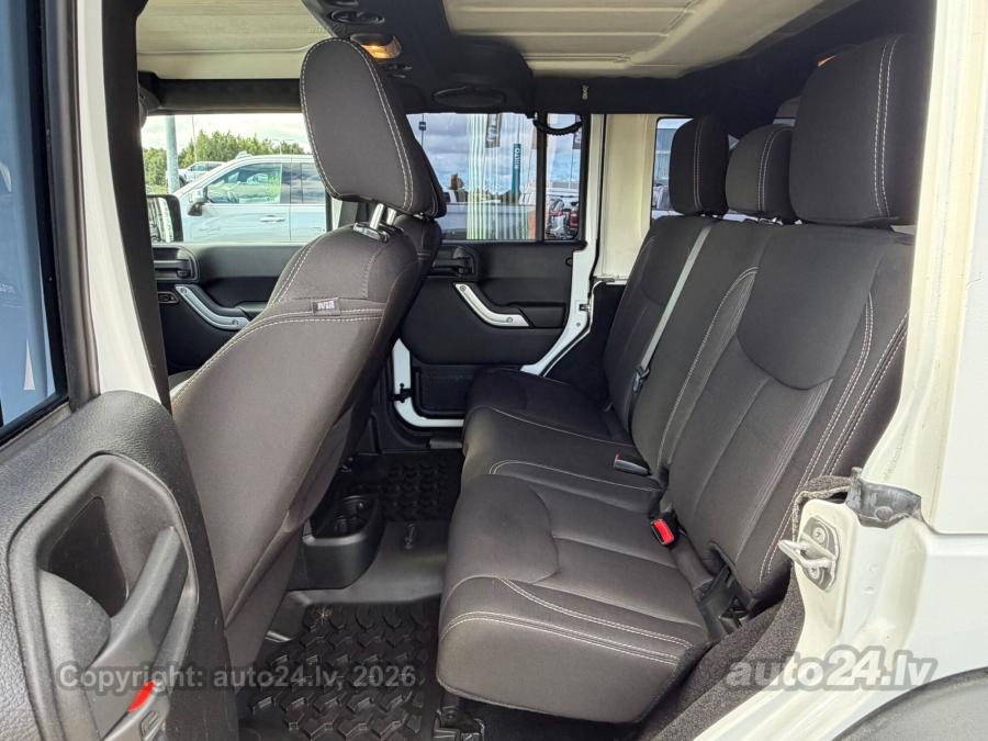 Balts Jeep Wrangler 2014 Tallina, ar dzinēja tilpumu 2.80 L un nobraukumu 116 tūkst. km par 23900 €, foto 20 vietnē AUTOMOTO.COM.LV
