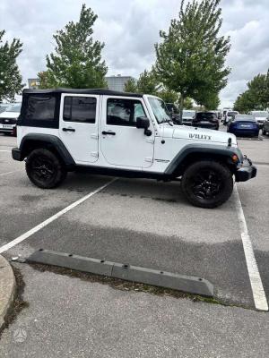 Balts Jeep Wrangler 2015 Klaipėda, ar dzinēja tilpumu 3.60 L un nobraukumu 267 tūkst. km par 7999 €, foto 4 vietnē AUTOMOTO.COM.LV