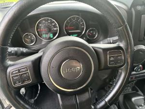 Balts Jeep Wrangler 2015 Klaipėda, ar dzinēja tilpumu 3.60 L un nobraukumu 267 tūkst. km par 7999 €, foto 10 vietnē AUTOMOTO.COM.LV