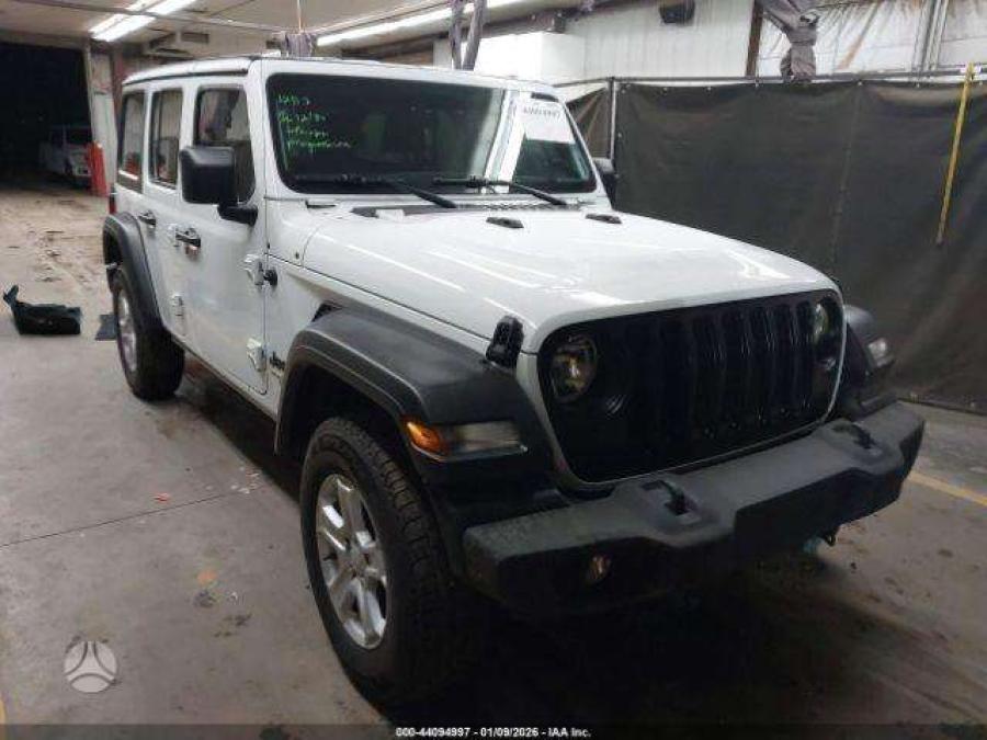 White Jeep Wrangler 2021 in Klaipeda, with an engine capacity of 2.00 L and mileage of 64 thousand km for 12000 €, photo 1 on AUTOMOTO.COM.LV