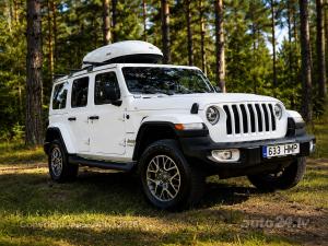 White Jeep Wrangler 2021 in Tallinn, with an engine capacity of 2.00 L and mileage of 140 thousand km for 44900 €, photo 1 on AUTOMOTO.COM.LV