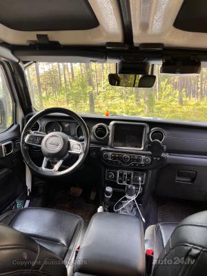 White Jeep Wrangler 2021 in Tallinn, with an engine capacity of 2.00 L and mileage of 140 thousand km for 44900 €, photo 16 on AUTOMOTO.COM.LV