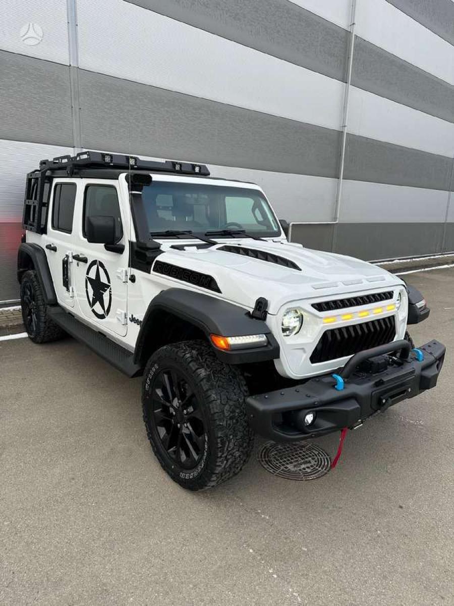 White Jeep Wrangler 2022 in Siauliai, with an engine capacity of 2.00 L and mileage of 49 thousand km for 45980 €, photo 3 on AUTOMOTO.COM.LV