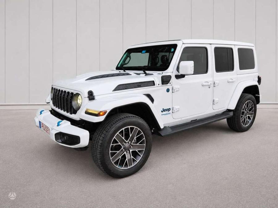 White Jeep Wrangler 2022 in Vilnius, with an engine capacity of 2.00 L and mileage of 54 thousand km for 44900 €, photo 3 on AUTOMOTO.COM.LV