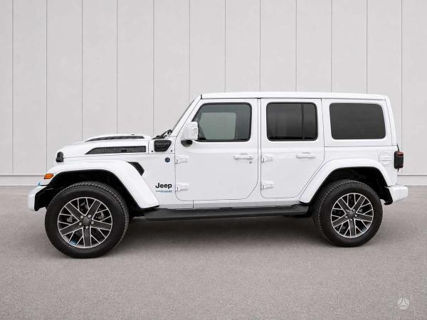Balts Jeep Wrangler 2022 Viļņa, ar dzinēja tilpumu 2.00 L un nobraukumu 54 tūkst. km par 44900 €, foto 3 vietnē AUTOMOTO.COM.LV