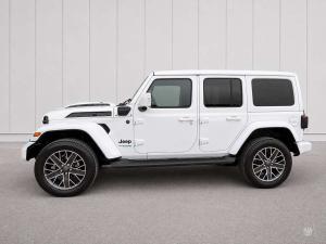 White Jeep Wrangler 2022 in Vilnius, with an engine capacity of 2.00 L and mileage of 54 thousand km for 44900 €, photo 4 on AUTOMOTO.COM.LV