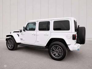 White Jeep Wrangler 2022 in Vilnius, with an engine capacity of 2.00 L and mileage of 54 thousand km for 44900 €, photo 5 on AUTOMOTO.COM.LV