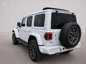 White Jeep Wrangler 2022 in Vilnius, with an engine capacity of 2.00 L and mileage of 54 thousand km for 44900 €, photo 6 on AUTOMOTO.COM.LV