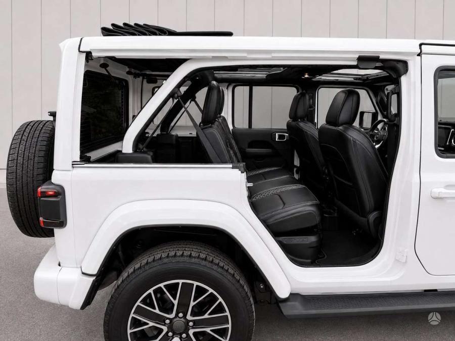 White Jeep Wrangler 2022 in Vilnius, with an engine capacity of 2.00 L and mileage of 54 thousand km for 44900 €, photo 10 on AUTOMOTO.COM.LV