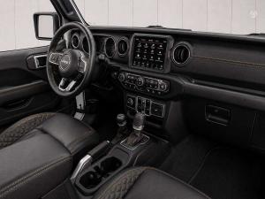 White Jeep Wrangler 2022 in Vilnius, with an engine capacity of 2.00 L and mileage of 54 thousand km for 44900 €, photo 13 on AUTOMOTO.COM.LV