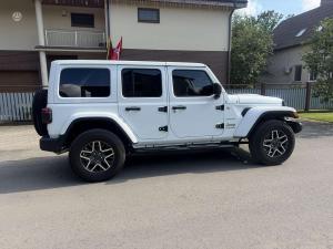 White Jeep Wrangler 2024 in Kaunas, with an engine capacity of 3.60 L and mileage of 3 thousand km for 44000 €, photo 6 on AUTOMOTO.COM.LV