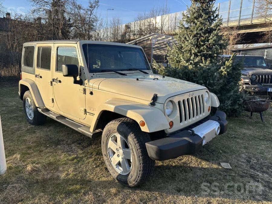 Dzeltens Jeep Wrangler 2012 Rīga, ar dzinēja tilpumu 3.60 L un nobraukumu 190 tūkst. km par 15000 €, foto 1 vietnē AUTOMOTO.COM.LV