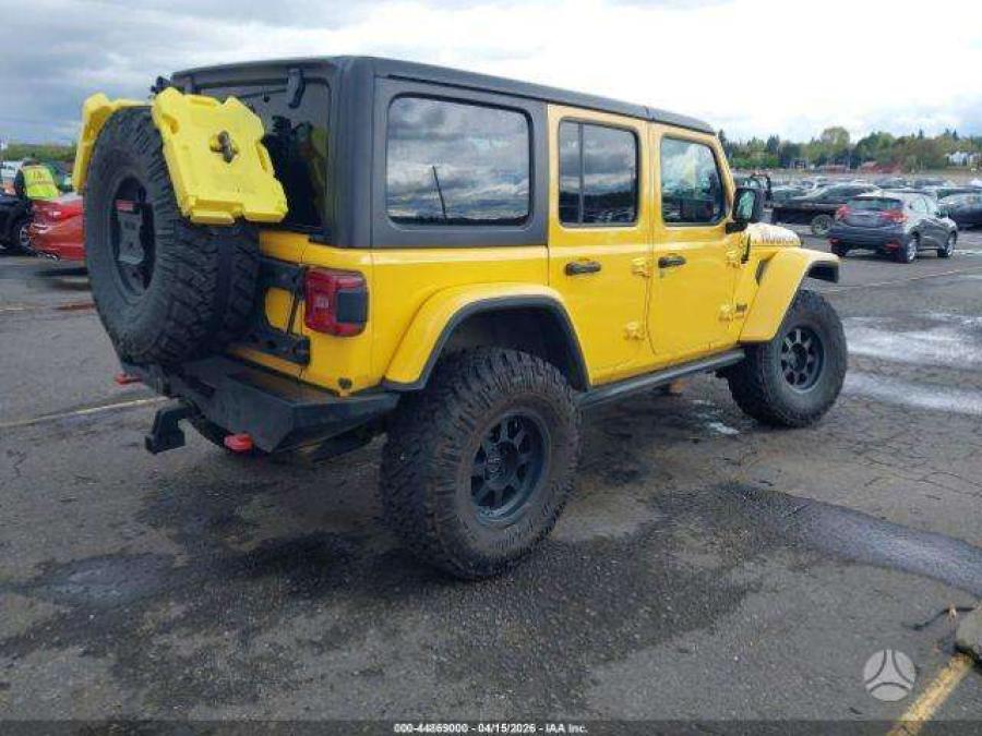 Yellow Jeep Wrangler 2021 in Klaipeda, with an engine capacity of 2.99 L and mileage of 139 thousand km for 18500 €, photo 5 on AUTOMOTO.COM.LV