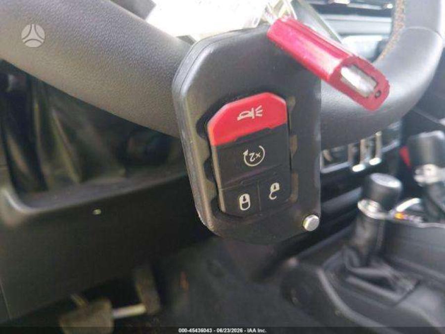 Dzeltens Jeep Wrangler 2024 Klaipėda, ar dzinēja tilpumu 2.00 L un nobraukumu 44 tūkst. km par 14000 €, foto 18 vietnē AUTOMOTO.COM.LV