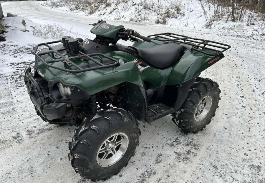 Green Kawasaki Brute Force 2007 in Prienai, with an engine capacity of 0.75 L and mileage of 3 thousand km for 2250 €, photo 1 on AUTOMOTO.COM.LV