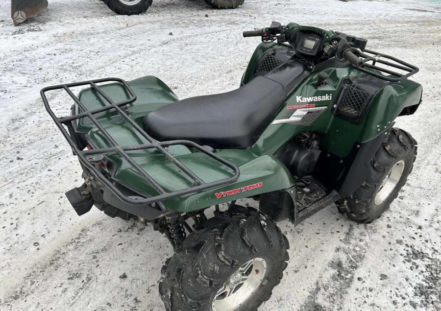 Green Kawasaki Brute Force 2007 in Prienai, with an engine capacity of 0.75 L and mileage of 3 thousand km for 2250 €, photo 3 on AUTOMOTO.COM.LV