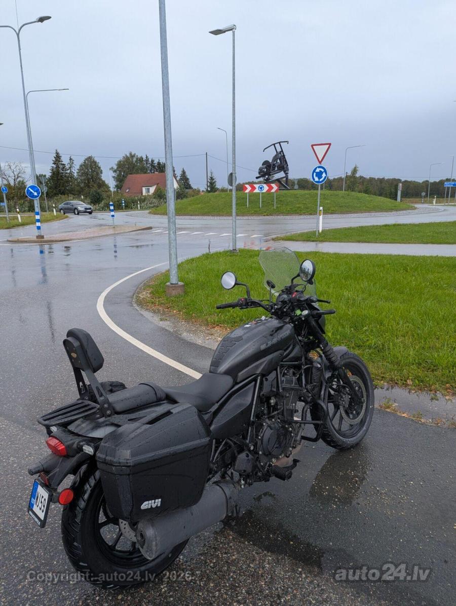 Black Kawasaki Eliminator 2024 in Tallinn, with an engine capacity of 0.45 L and mileage of 11 thousand km for 6995 €, photo 1 on AUTOMOTO.COM.LV