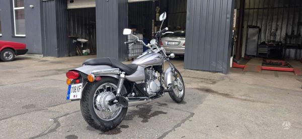 Pelēks Kawasaki Eliminator 2004 Viļņa, ar dzinēja tilpumu 0.13 L un nobraukumu 3 tūkst. km par 1800 €, foto 6 vietnē AUTOMOTO.COM.LV