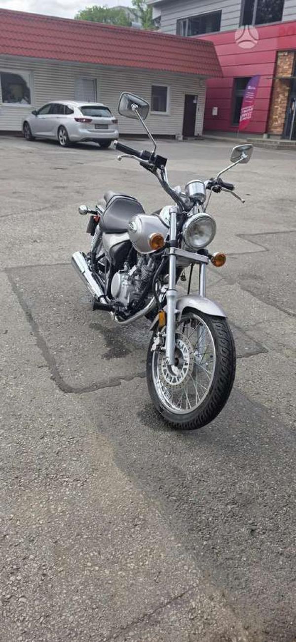 Pelēks Kawasaki Eliminator 2004 Viļņa, ar dzinēja tilpumu 0.13 L un nobraukumu 3 tūkst. km par 1800 €, foto 7 vietnē AUTOMOTO.COM.LV