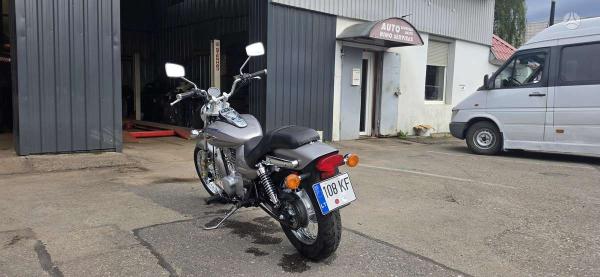 Pelēks Kawasaki Eliminator 2004 Viļņa, ar dzinēja tilpumu 0.13 L un nobraukumu 3 tūkst. km par 1800 €, foto 8 vietnē AUTOMOTO.COM.LV