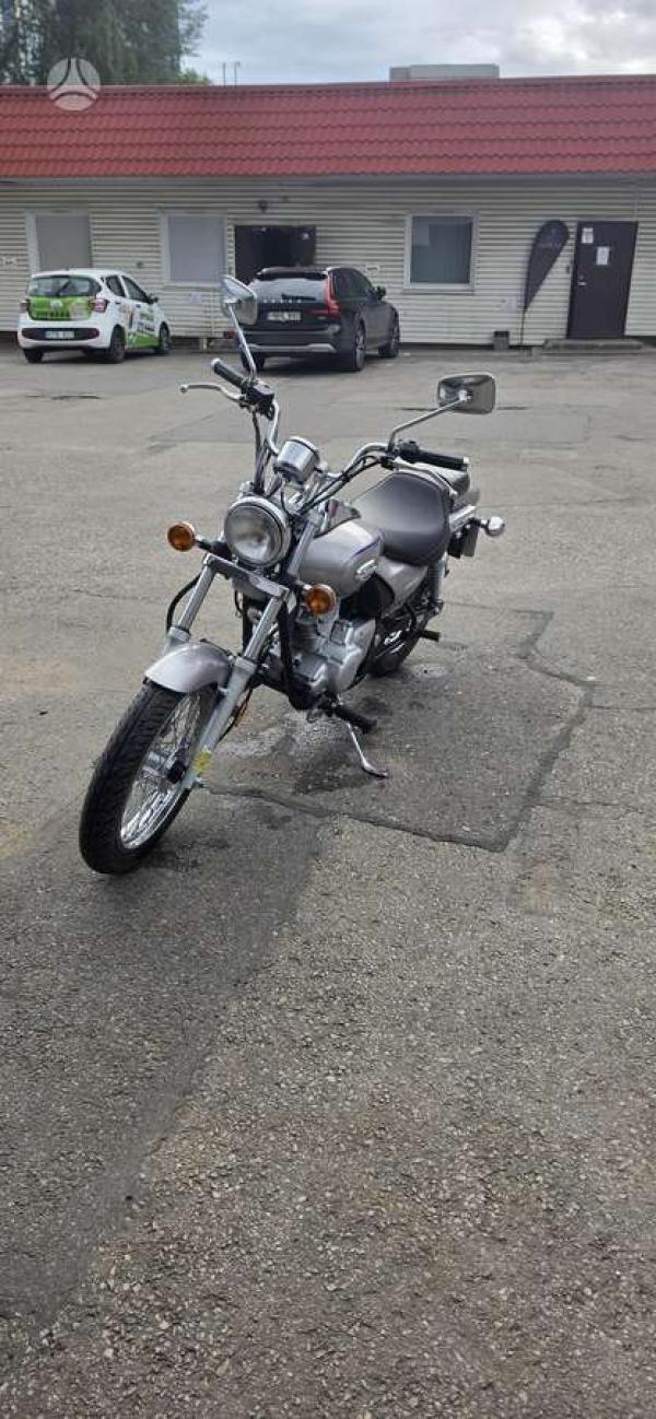 Pelēks Kawasaki Eliminator 2004 Viļņa, ar dzinēja tilpumu 0.13 L un nobraukumu 3 tūkst. km par 1800 €, foto 9 vietnē AUTOMOTO.COM.LV