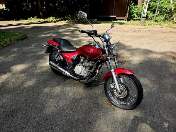 Кавасаки Eliminator 1999 в Каунас на AUTOMOTO.COM.LV Красный Кавасаки Eliminator 1999 в Каунас, объемом двигателя 0.13 л и пробегом 39 тыс. км за 1700 €, фото 4 на AUTOMOTO.COM.LV