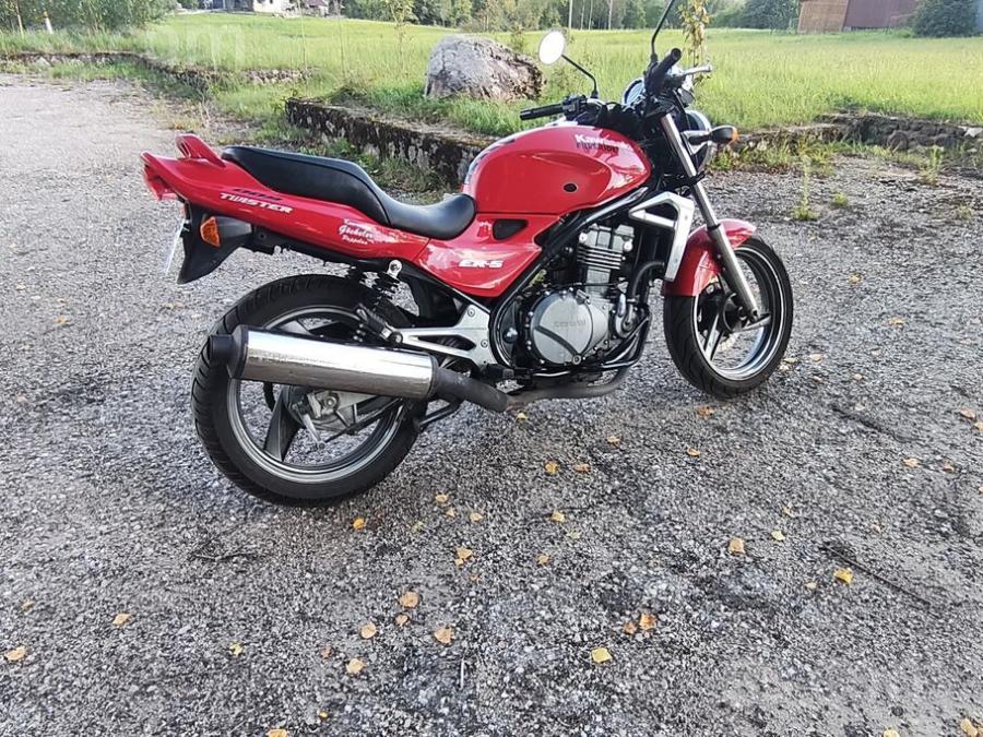 Kawasaki ER 5 1999 Gulbene, ar dzinēja tilpumu 0.50 L un nobraukumu 0 tūkst. km par 1450 €, foto 3 vietnē AUTOMOTO.COM.LV