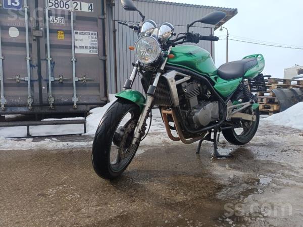 Кавасаки ER 5 2003 в Екабпилс, объемом двигателя 0.50 л и пробегом 0 тыс. км за 1800 €, фото 1 на AUTOMOTO.COM.LV