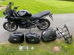 Melns Kawasaki ER-6F 2009 Paide, ar dzinēja tilpumu 0.65 L un nobraukumu 45 tūkst. km par 3800 €, foto 4 vietnē AUTOMOTO.COM.LV
