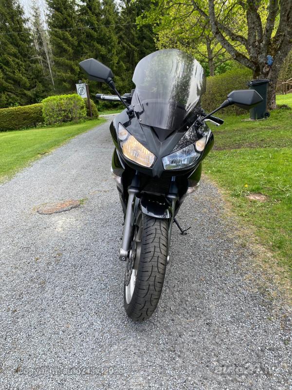 Melns Kawasaki ER-6F 2009 Paide, ar dzinēja tilpumu 0.65 L un nobraukumu 45 tūkst. km par 3800 €, foto 5 vietnē AUTOMOTO.COM.LV