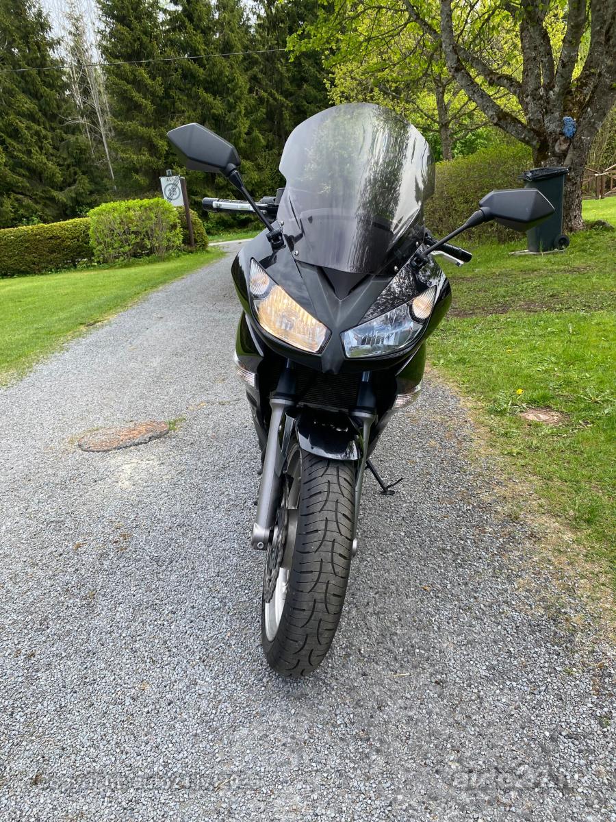 Melns Kawasaki ER-6F 2009 Paide, ar dzinēja tilpumu 0.65 L un nobraukumu 45 tūkst. km par 3800 €, foto 6 vietnē AUTOMOTO.COM.LV
