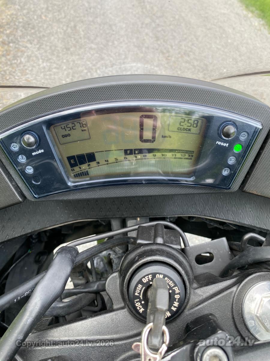 Melns Kawasaki ER-6F 2009 Paide, ar dzinēja tilpumu 0.65 L un nobraukumu 45 tūkst. km par 3800 €, foto 7 vietnē AUTOMOTO.COM.LV