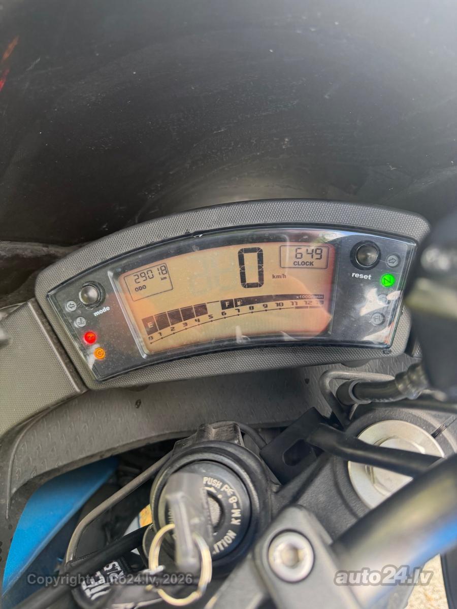 Zils Kawasaki ER-6F 2009 Tallina, ar dzinēja tilpumu 0.65 L un nobraukumu 29 tūkst. km par 3800 €, foto 5 vietnē AUTOMOTO.COM.LV
