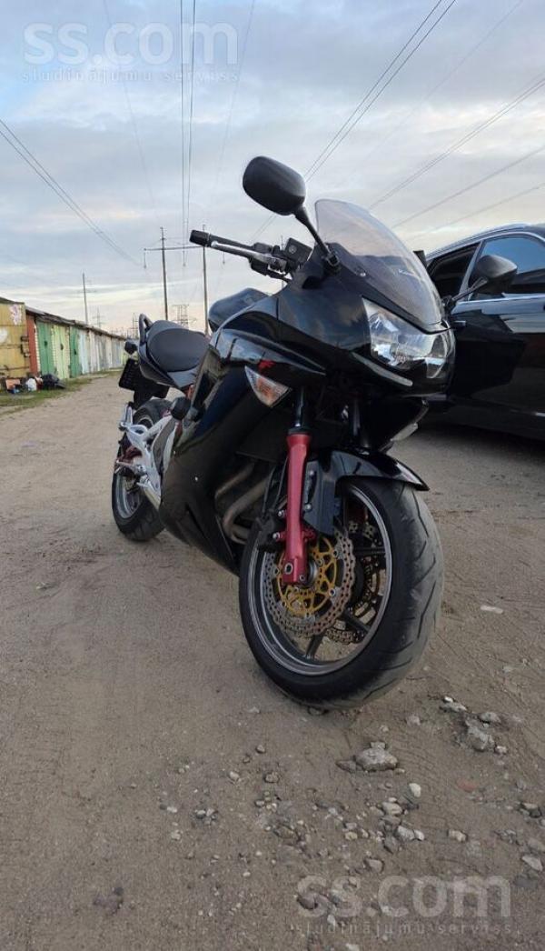Kawasaki ER-6F 2006 Daugavpils, ar dzinēja tilpumu 0.65 L un nobraukumu 0 tūkst. km par 2500 €, foto 1 vietnē AUTOMOTO.COM.LV
