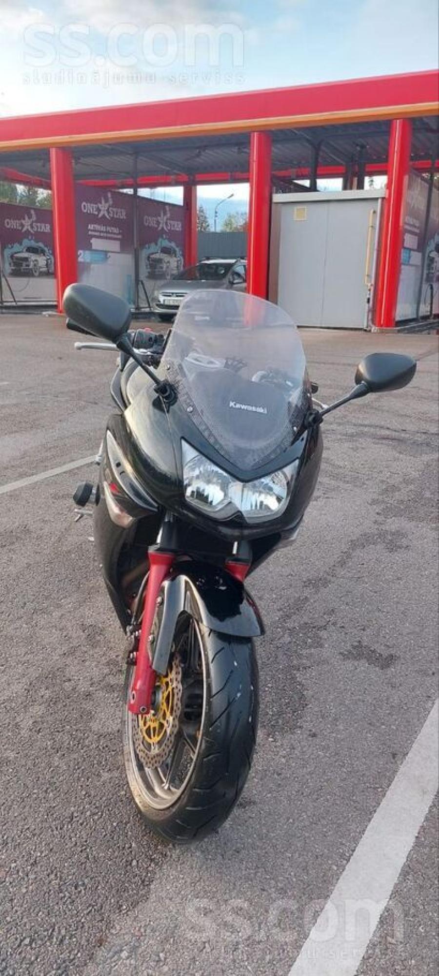Kawasaki ER-6F 2006 in Daugavpils, with an engine capacity of 0.65 L and mileage of 0 thousand km for 2500 €, photo 4 on AUTOMOTO.COM.LV