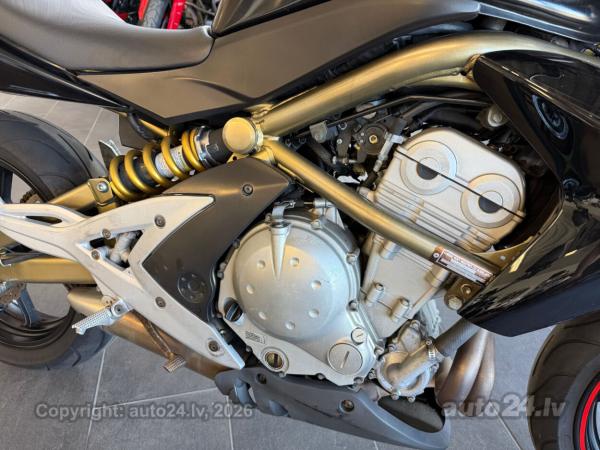 Black Kawasaki ER-6N 2007 in Tallinn, with an engine capacity of 0.65 L and mileage of 62 thousand km for 1990 €, photo 6 on AUTOMOTO.COM.LV