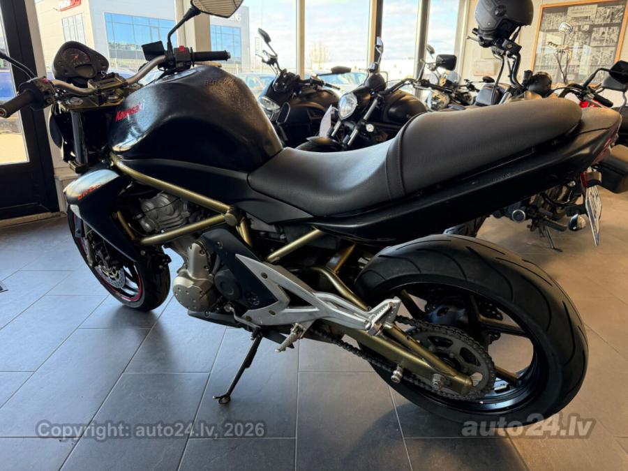 Melns Kawasaki ER-6N 2007 Tallina, ar dzinēja tilpumu 0.65 L un nobraukumu 62 tūkst. km par 1990 €, foto 11 vietnē AUTOMOTO.COM.LV