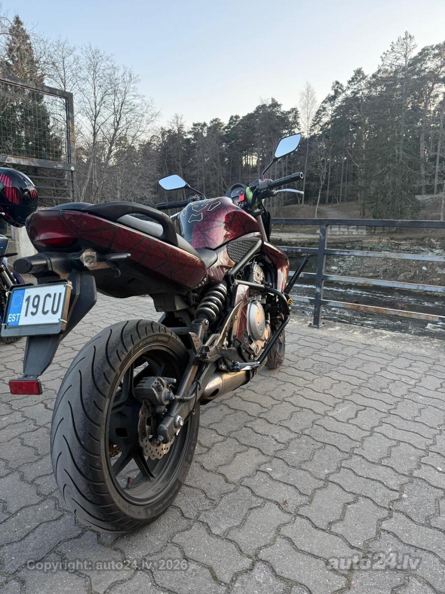 Black Kawasaki ER-6N 2008 in Tallinn, with an engine capacity of 0.65 L and mileage of 42 thousand km for 3000 €, photo 6 on AUTOMOTO.COM.LV