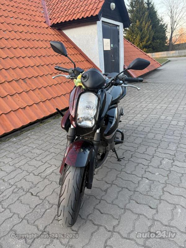 Black Kawasaki ER-6N 2008 in Tallinn, with an engine capacity of 0.65 L and mileage of 42 thousand km for 3000 €, photo 6 on AUTOMOTO.COM.LV