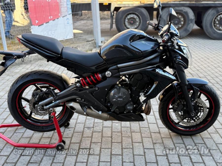 Melns Kawasaki ER-6N 2012 Pērnava, ar dzinēja tilpumu 0.65 L un nobraukumu 35 tūkst. km par 4190 €, foto 6 vietnē AUTOMOTO.COM.LV