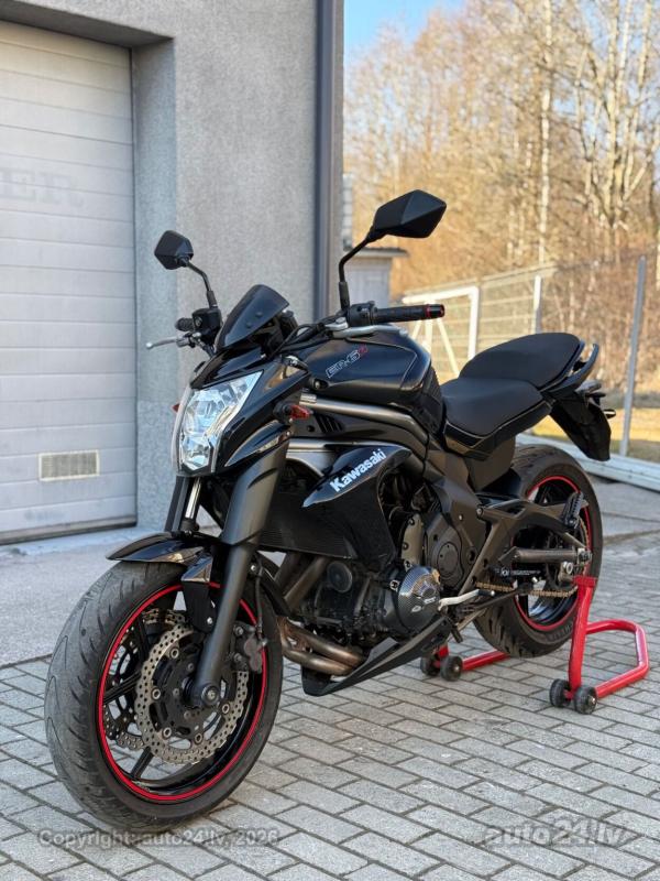 Melns Kawasaki ER-6N 2012 Pērnava, ar dzinēja tilpumu 0.65 L un nobraukumu 35 tūkst. km par 4190 €, foto 3 vietnē AUTOMOTO.COM.LV