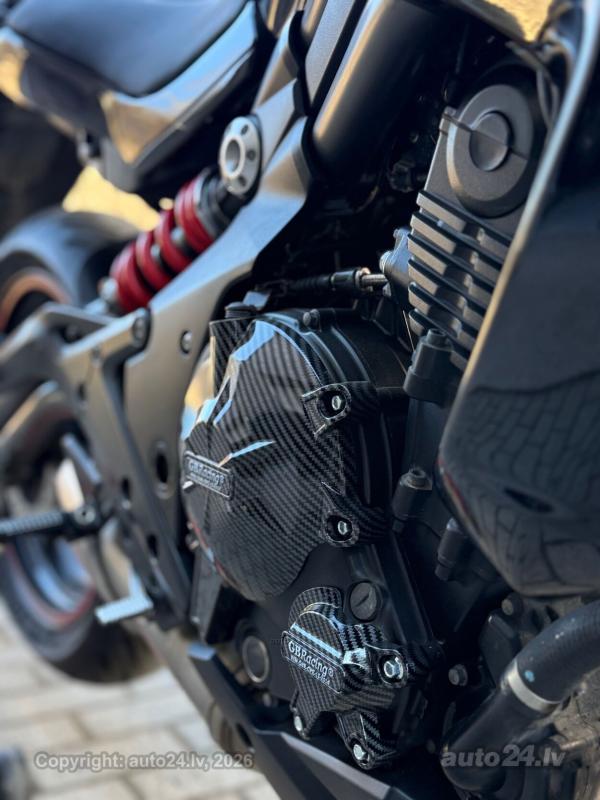 Black Kawasaki ER-6N 2012 in Parnu, with an engine capacity of 0.65 L and mileage of 35 thousand km for 4190 €, photo 11 on AUTOMOTO.COM.LV
